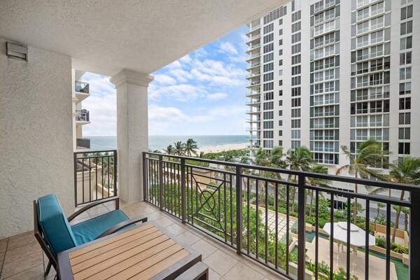Ocean View!! Palm Beach Singer Island Resort! 2bd 2bth Hotel Amenities Included - Riviera Beach, FL