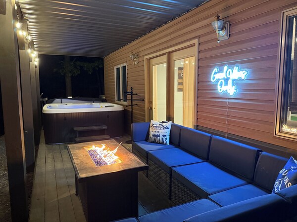 Mtn Views~hot Tub~2 Game Rms~fire Pit~pet Friendly~top Of Mountain - Massanutten, VA