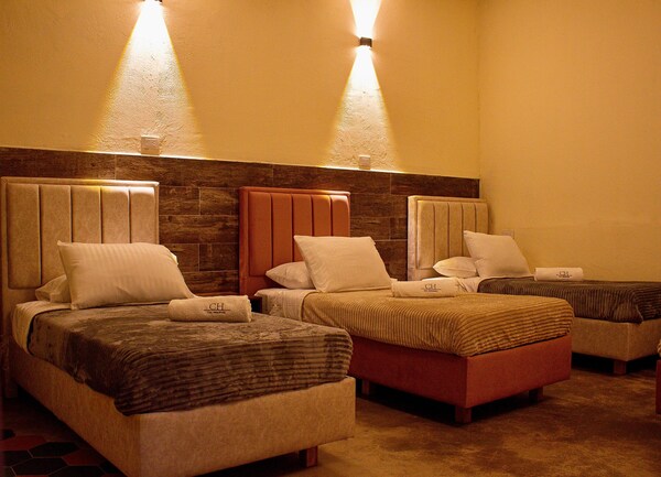 Spacious 9-bedroom House In Wonderful La Calera With Wifi - La Calera, Colombia