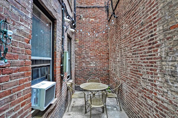 Stately On Cedar - Luxe 2-bedroom Beacon Hill Apartment With Ac, Wifi Near Mgh - Cambridge, MA