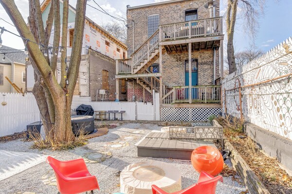 Animal House Near Sox Stadium - Wrightwood - Chicago