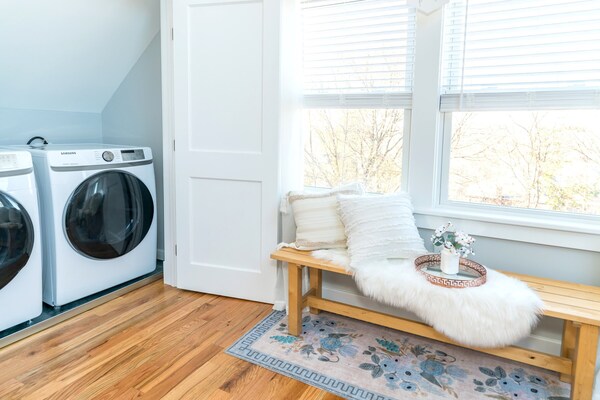 Sky Blue: Spacious, Close To Yale & Downtown New Haven! - Branford, CT