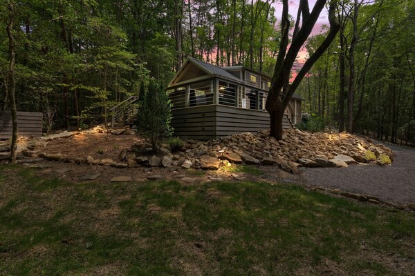 Creekside Tiny House In Fantastic Monteagle! Quick Hike To Waterfall! - Monteagle, TN