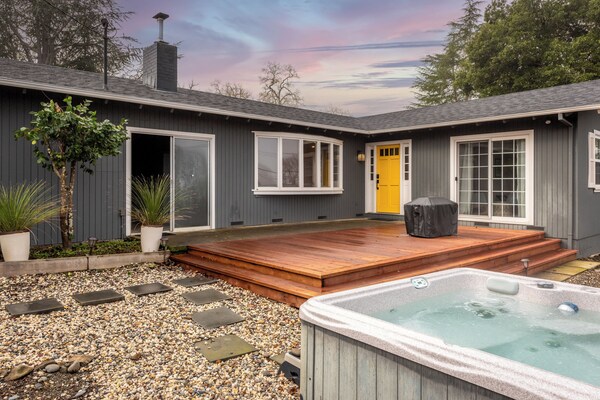 Heiter House- A Kenwood Gem, Private, Hot Tub With Views, And Centrally Located - Santa Rosa, CA