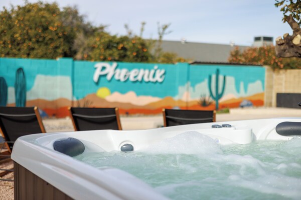 Boho Paradise: King Bed  Heated Pool  Hot Tub  Games - Phoenix, AZ