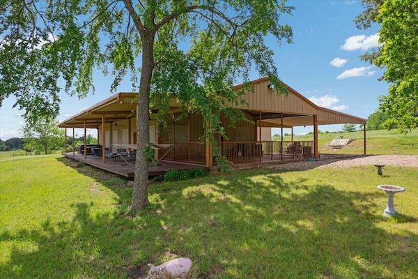 Friede's Hideaway - The Perfect Retreat With A Private Pond, Hot Tub & Much More - Silo, OK