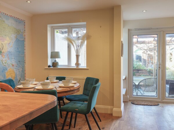 Princess Beach House, Pet Friendly, With A Garden In Swanage - Wareham