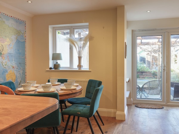 Princess Beach House, Pet Friendly, With A Garden In Swanage - Wareham