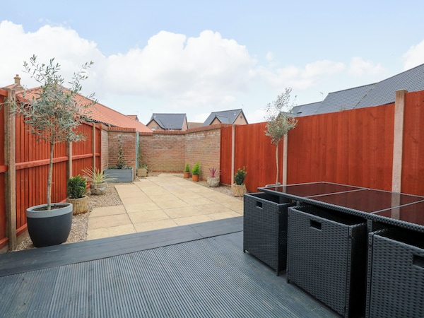 19 Stablefield Way, Family Friendly, With A Garden In Hemsby - Sea Palling