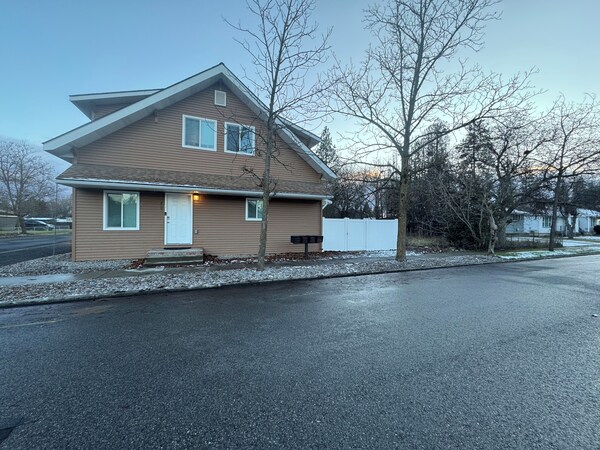 Condo In Quiet Neighborhood, Close To Everything! - Spokane, WA