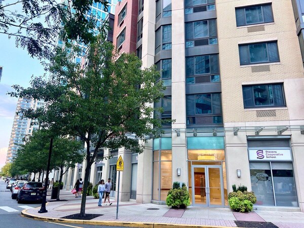 Walk 3 Min To Path Station 1 Bd One Stop Manhattan In New Jersey - Jackson Heights - Queens NY