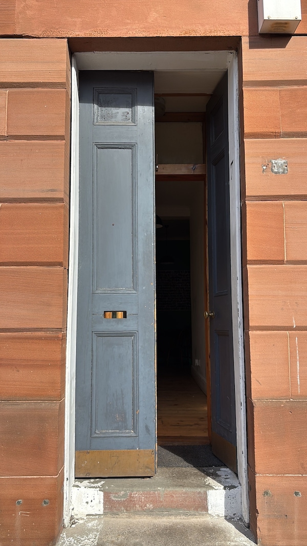 Glasgow West End, Ground Floor Main Door Apartment. - Glasgow