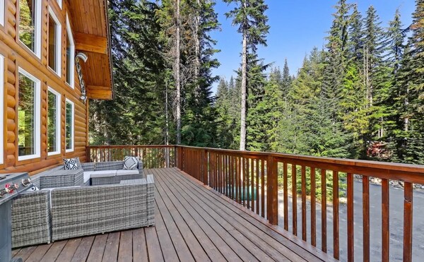 4br Alpine Retreat On Creek, Near Hiking & Biking - Snoqualmie Pass, WA
