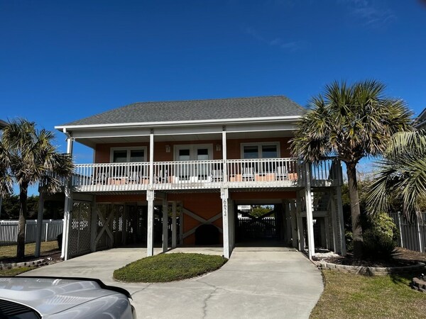 Seven Palms: Private Pool, 2nd Row Ocean Views,  Spacious West End Beach! - Oak Island, NC