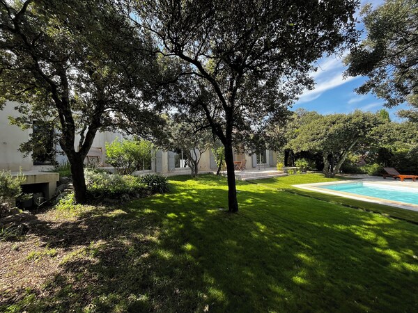 Candau Villa, A Green Haven With A Wooded Garden And A Pool, 5min From Avignon - Avignone