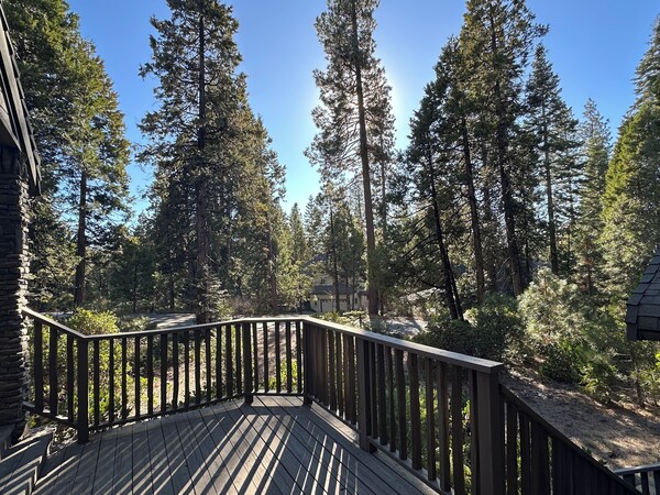 Classic Cozy Shaver Lake Cabin - Shaver Lake, CA