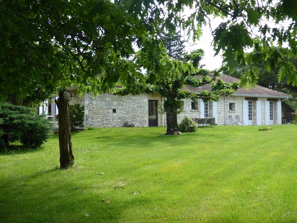 Country House In Périgord: Quiet And Spacious - Dordogne