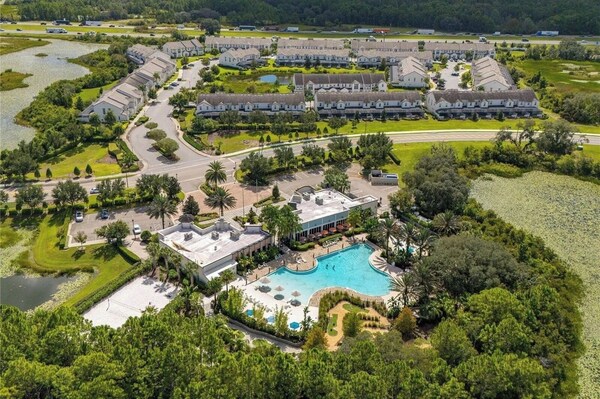 Charming 3-bedroom Condo With Ac And Wifi In Serene Davenport - Davenport