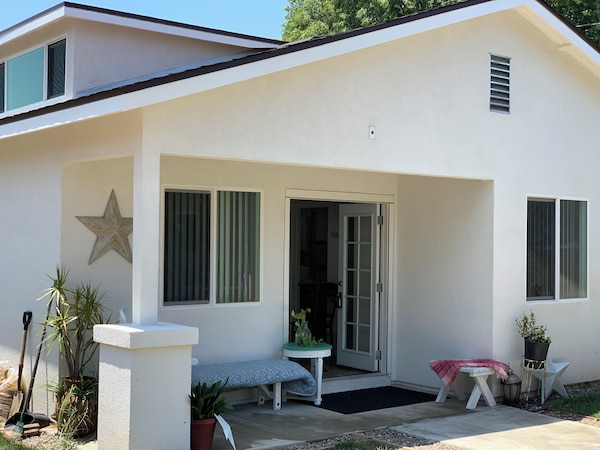 Charming Casita Near Disneyland Perfect For Families And Travelers In Fullerton - Orange, CA