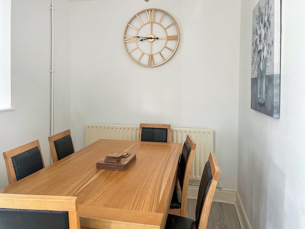 3 Bedroom Accommodation In Port Talbot, Wales - Wales