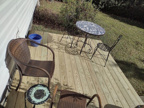 Charming 2 Br Cottage Near Downtown New Bern W 2.5 Ba - New Bern, NC