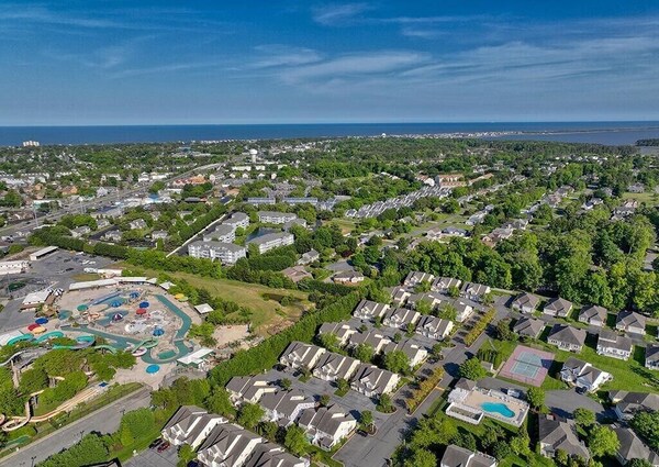 End Unit Townhouse Rehoboth Beach 5br Pool Tennis - Dewey Beach, DE