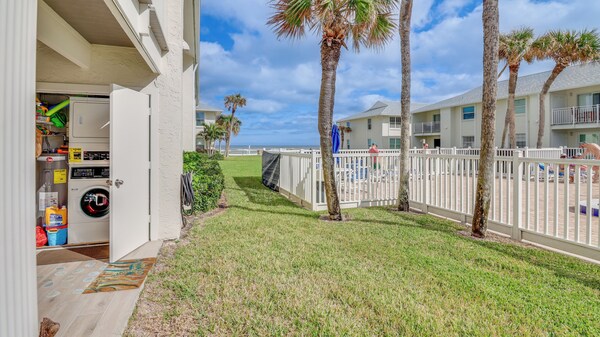 Cozy Ground-floor Condo W/ Pool Access - New Smyrna Beach, FL
