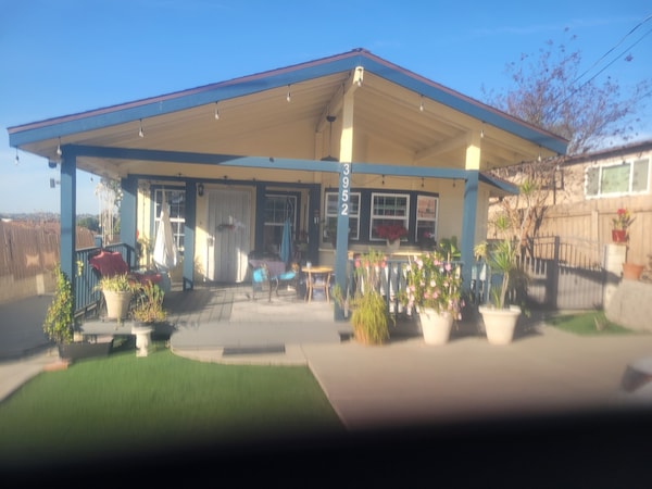 Cozy Welcoming Family Friendly 3-bedroom 2 Bath In Spring Valley. - El Cajon, CA