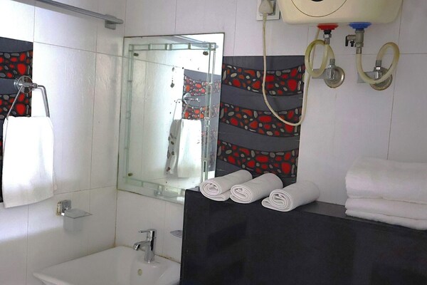 Stylish Vacation Home With Home Theater, Games Zone And Open Terrace - ジャイプル
