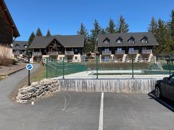 Duplex Calme Avec Piscine Et Balcon Près De Super-besse - Besse-et-Saint-Anastaise