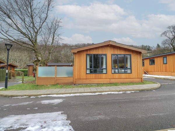 Dovestone Luxury Lodges (Sleeps 4) - Pets Welcome In Greenfield - West Yorkshire