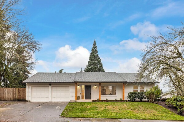 Modern Family Retreat In Bethany - Hillsboro, OR