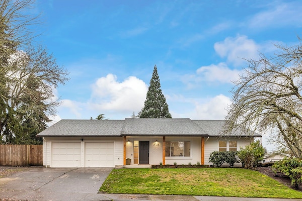 Modern Family Retreat In Bethany - Hillsboro, OR