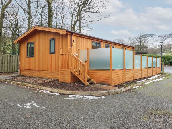 Dovestone Luxury Lodges (Sleeps 4) - Pets Welcome In Greenfield - 