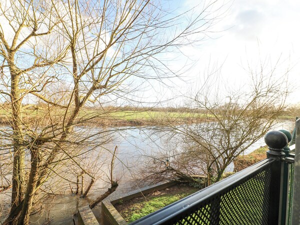 River Cottage, Pet Friendly, With Open Fire In Castle Donington - Nottinghamshire