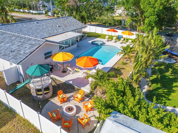 Orange Blossom~6mi To Beach~htd Pool+hot Tub~gameroom~gym~fire Pit~playground - Anna Maria Island, FL