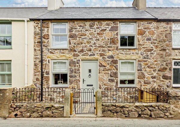 Seaside Stone Cottage With Hot Tub - Ty Fin Cottage - Llŷn Peninsula