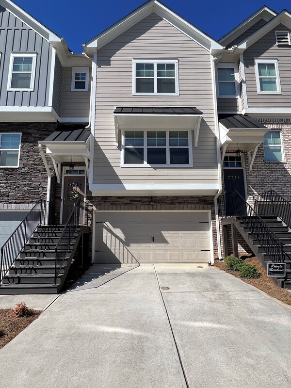 Cozy 3-bedroom Townhome In Pleasant Kennesaw With Ac, Wifi - Kennesaw, GA