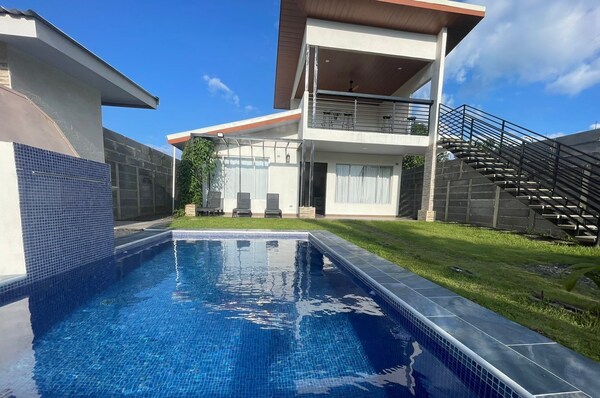 6-bedroom House With An Amazing Volcano's View, Near Of La Fortuna Downtown. - La Fortuna