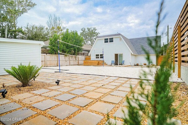 The Beautiful Home On East Of Panama City, Perfect For A Large Group - Panama City, FL