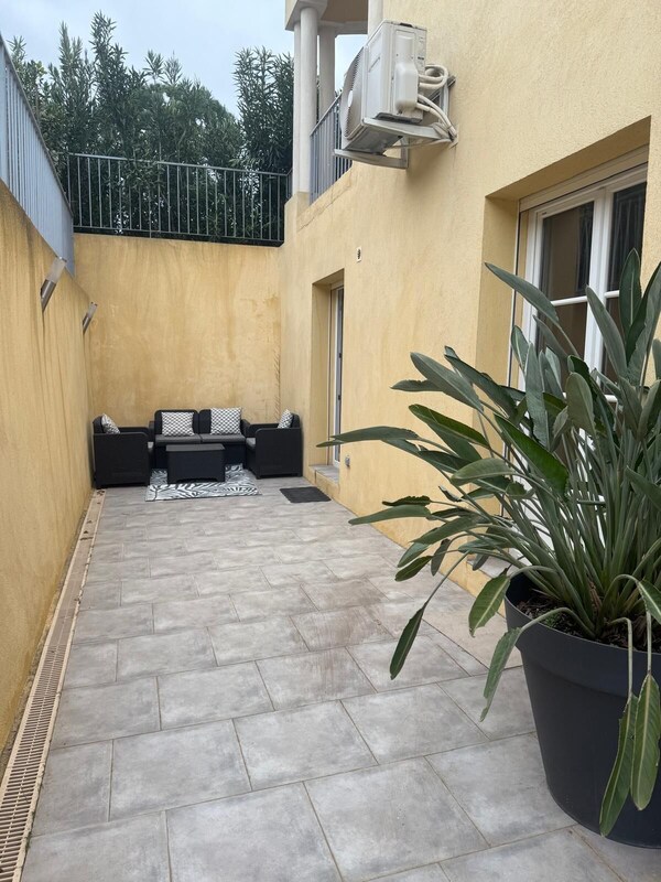 Détente Dans Villa Avec Piscine, Nice à 15 Min - Carros