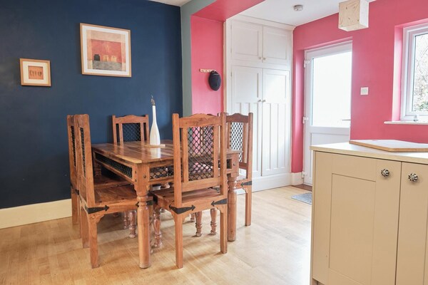 Charming Cottage By A Stream With Trails From The Doorstep In The Peak District - Monyash