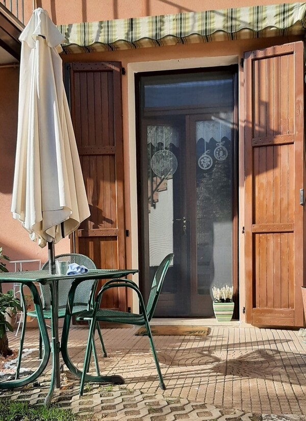 La Civetta, Elegant One-bedroom Apartment With Garden, Private Parking 10min From The City - Brescia