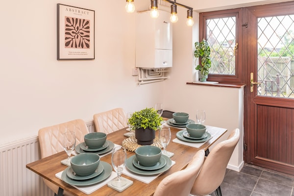 Central Birmingham Luxury 2 Bed House Up To 6 People. Parking & Garden Near Nec - Birmingham
