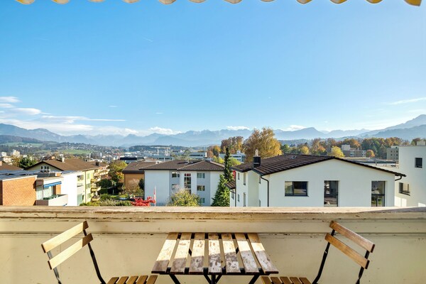 Cozy Apartment With Mountain Views, 15 Minutes From Luzern - Lucerne