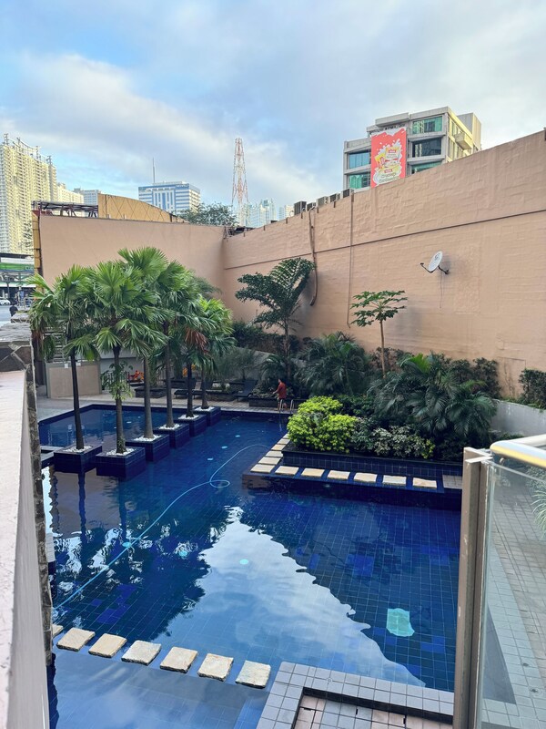Cozy Studio With Ac, Wifi, Netflix, & Disney+ In Mandaluyong Near Bgc - Pasig