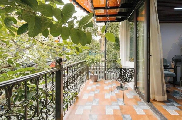 Big Promo! 02 Bedrooms-overlooking Hang Bo Str - Hanoi
