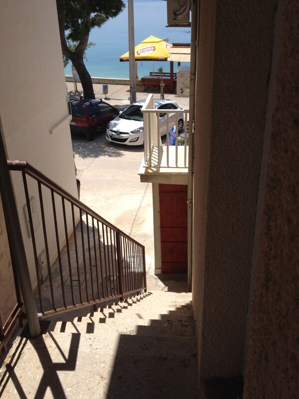 Three Bedroom Apartment Near Beach Drašnice, Makarska (A-23448-a) - Igrane