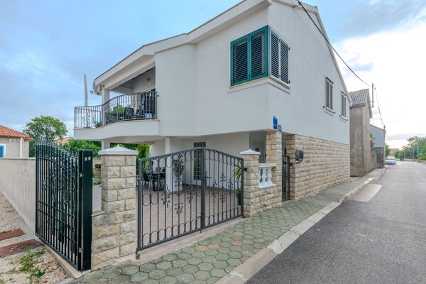 Family Friendly House With A Parking Space Zaton, Zadar (K-23570) - Zadar