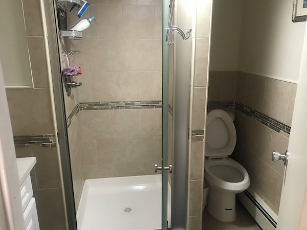 Charming 2-bedroom Apartment In Pleasant Valley Stream With Ac, Wifi - Bellerose Manor - Queens NY